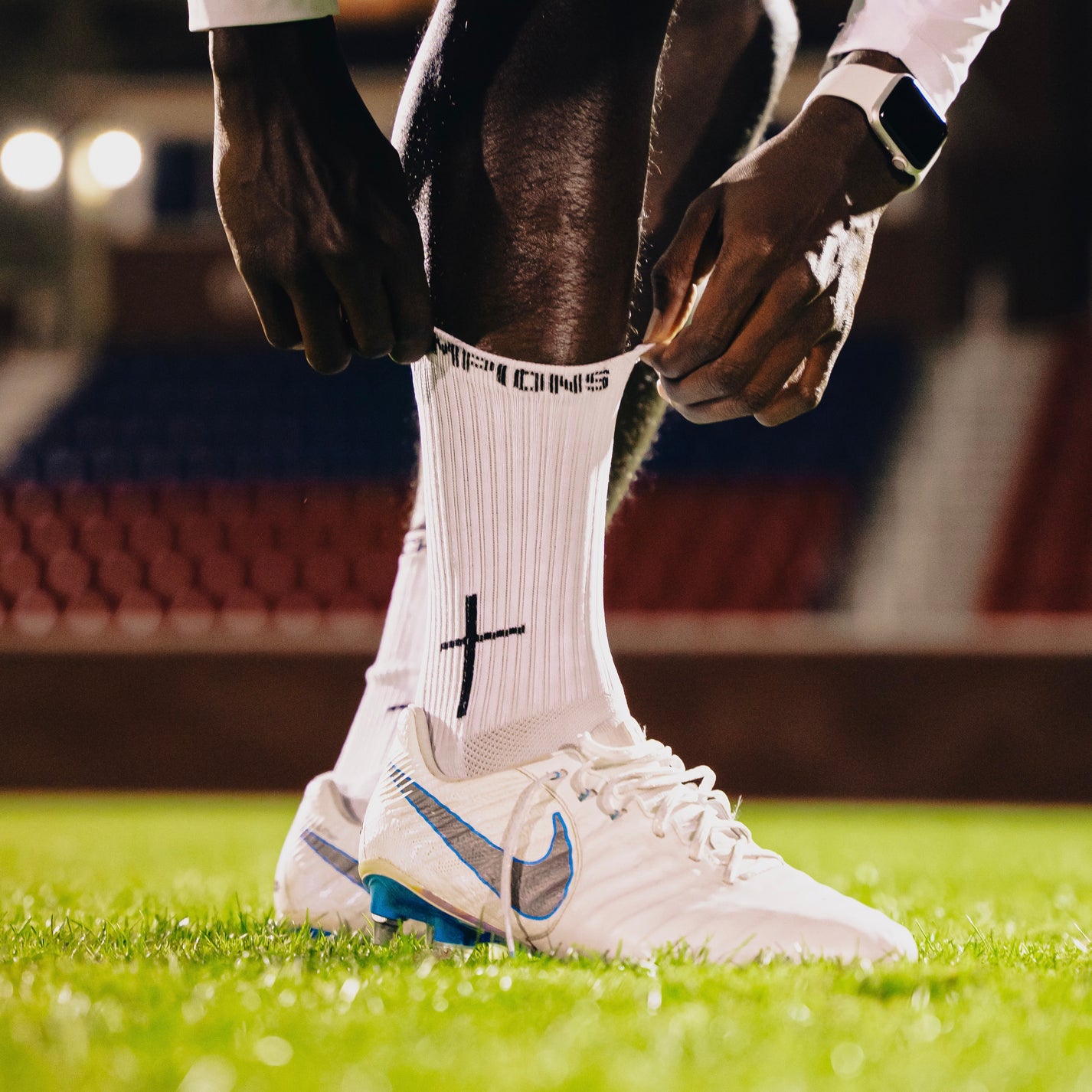 'CROSS' GRIP SOCKS – Faithful Champions