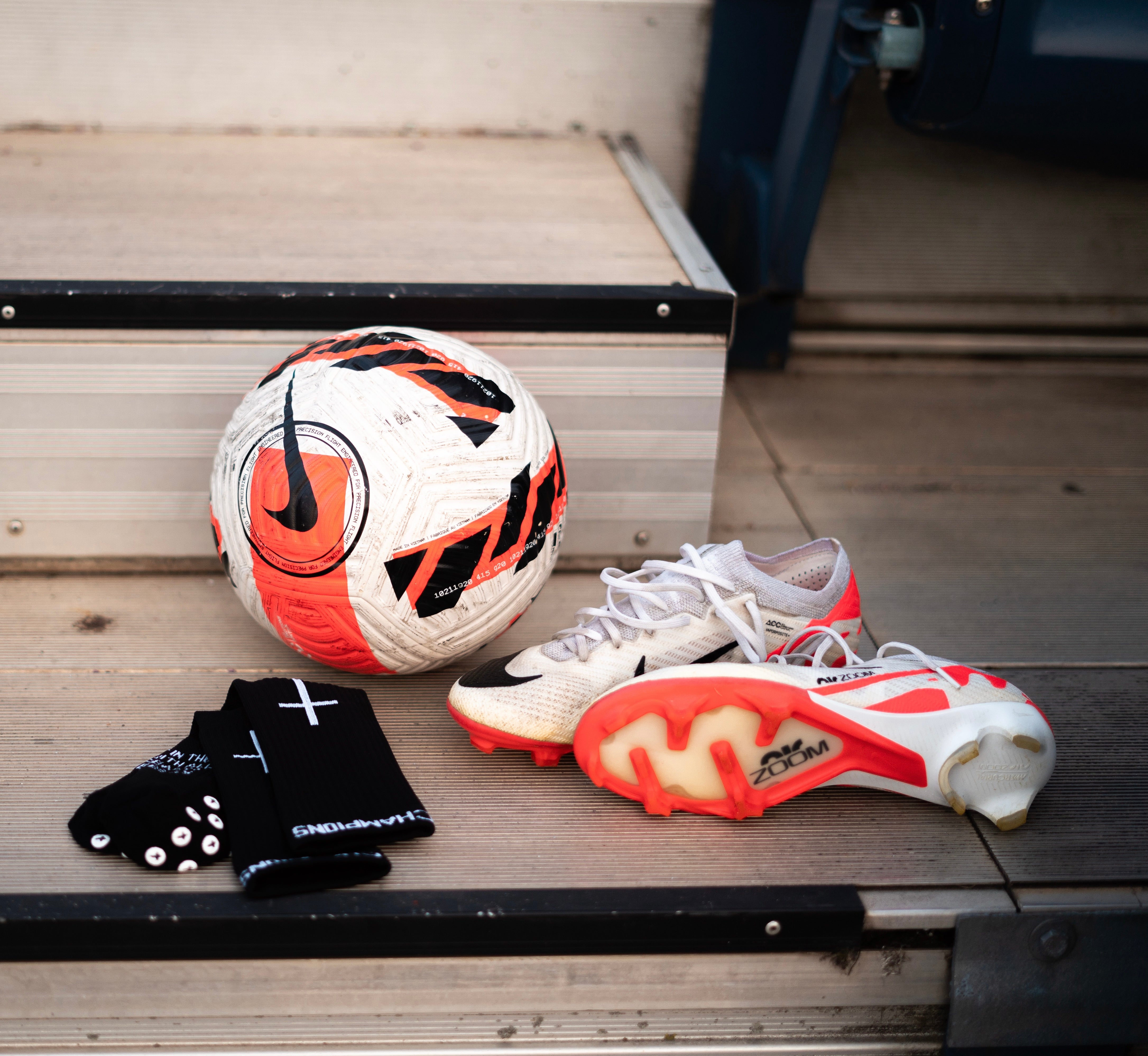 'Cross' Performance Grip Socks – Faithful Champions